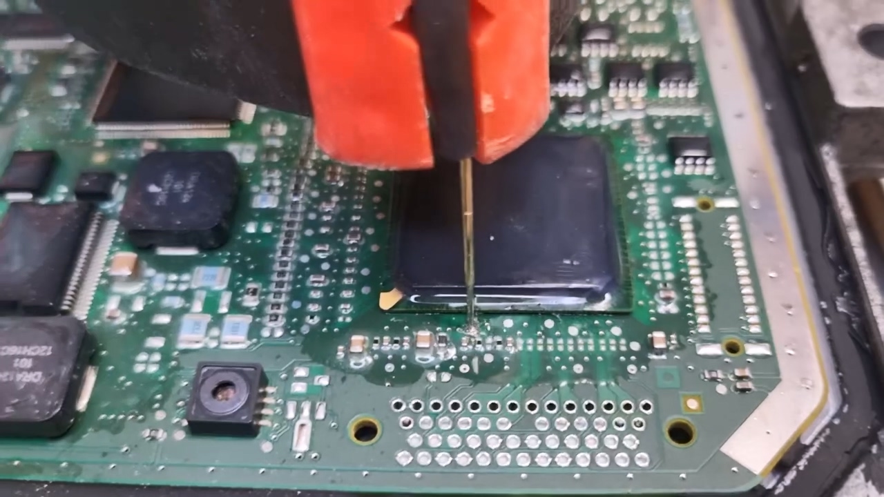 Read Write Peugeot DCM6.2 C ECU with KT200II in BOOT MODE