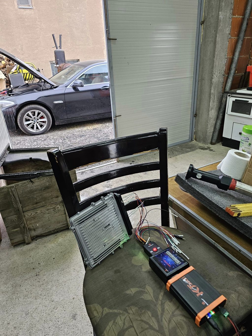 KT200 II Read/Write BMW F10 520d EDC17C41 on Bench